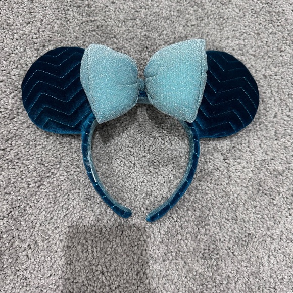 Disney | Accessories | Disneyland Blue Velvet Mini Mouse Ears | Poshmark
